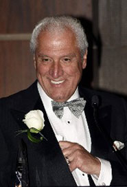 06232015 ADL Honors Peykar with American Heritage Award | News | Rug News